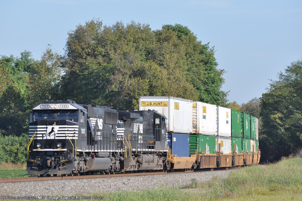 NS 7005 On NS 295 Eastbound